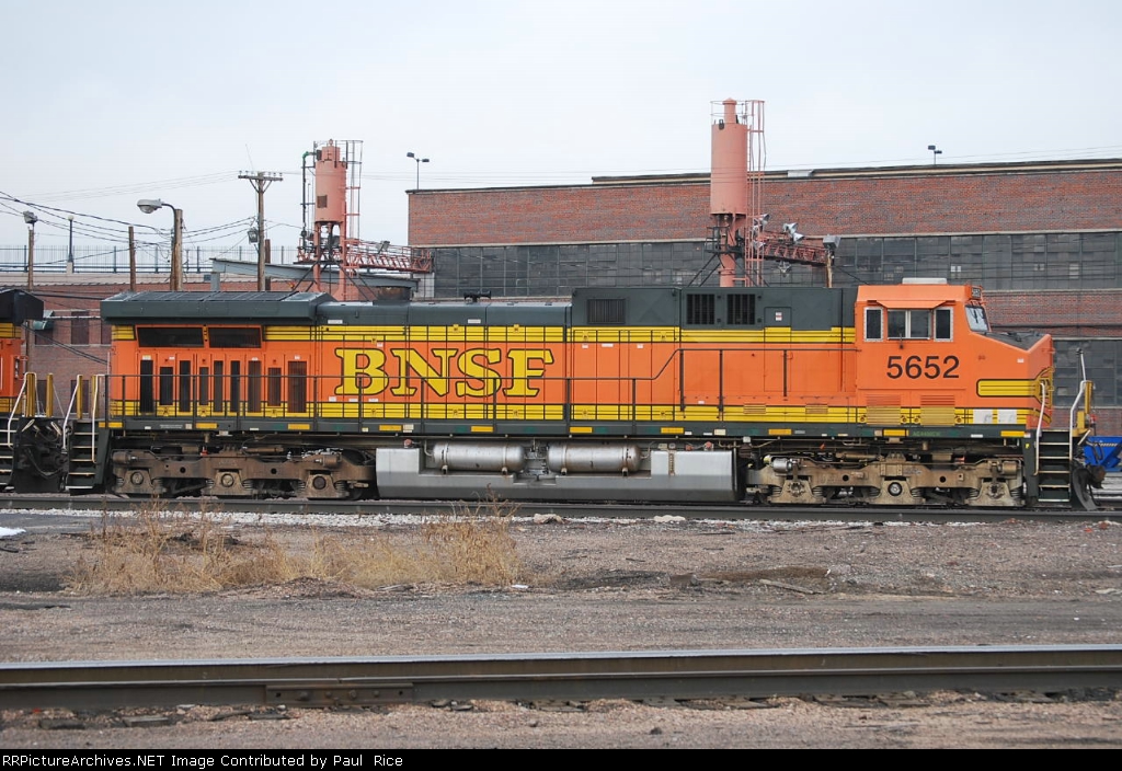 BNSF 5652